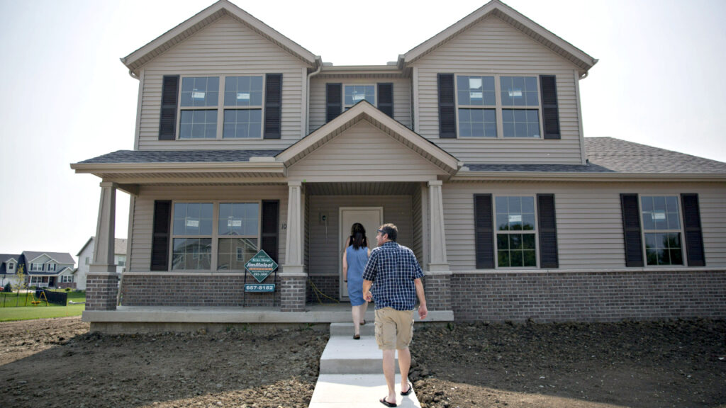 Mortgage rates fall to lowest level in over a month as Iran deal ...